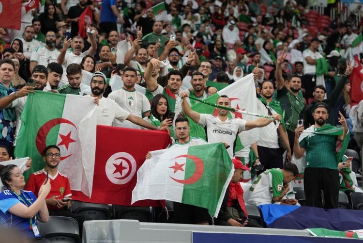 CAN. Il déchire des billets marocains en plein match, un supporter ...