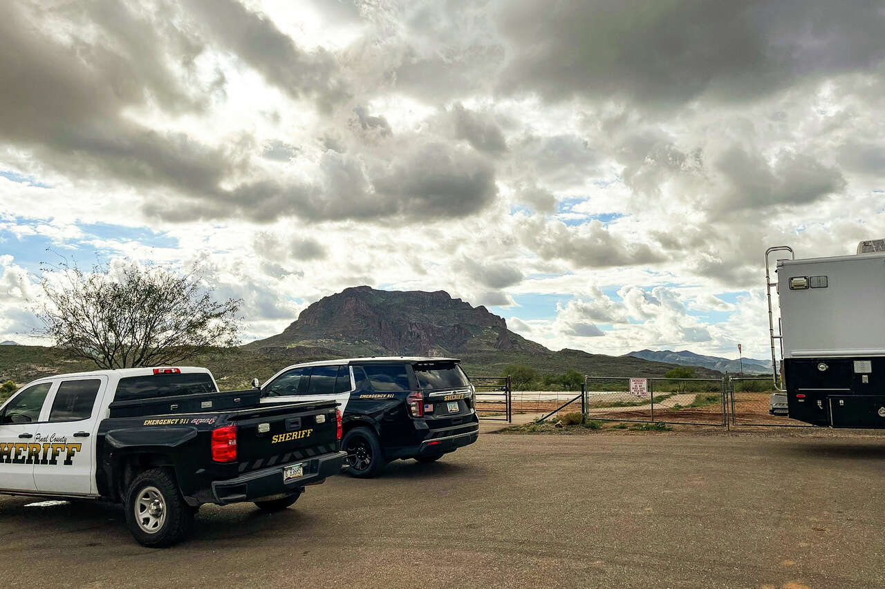 Helicopter crashes into kilometer-long slackline in Arizona, killing four