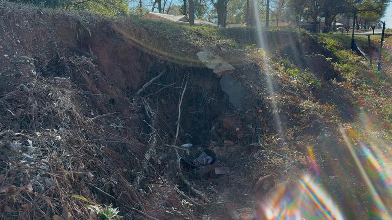 Americus residents warn collapsing roadway poses serious crash risk