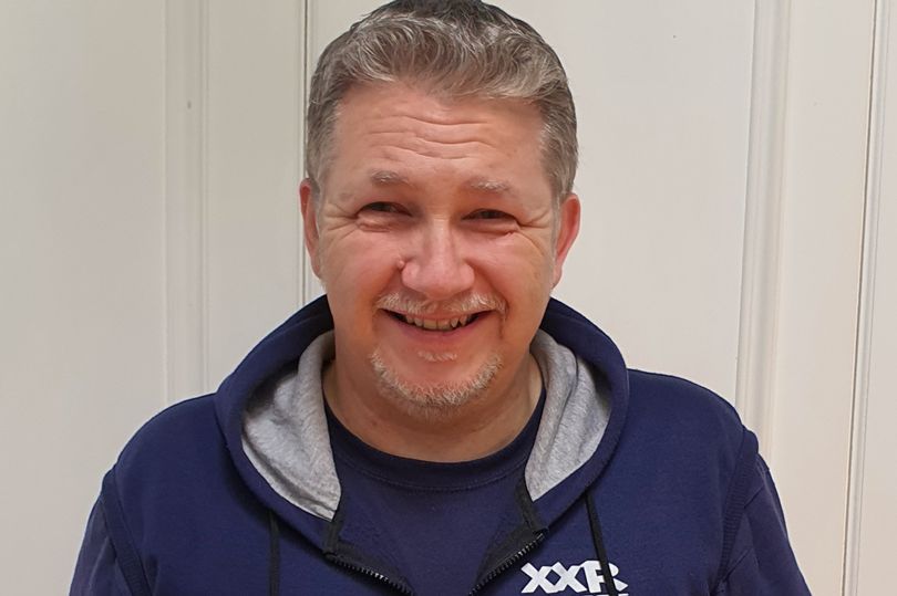 Glasgow artist given devastating diagnosis after noticing leg was ...