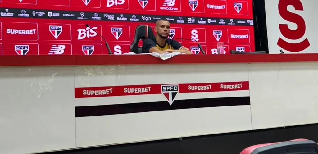 Dória celebra retorno ao São Paulo e despista sobre crise política: "É ...