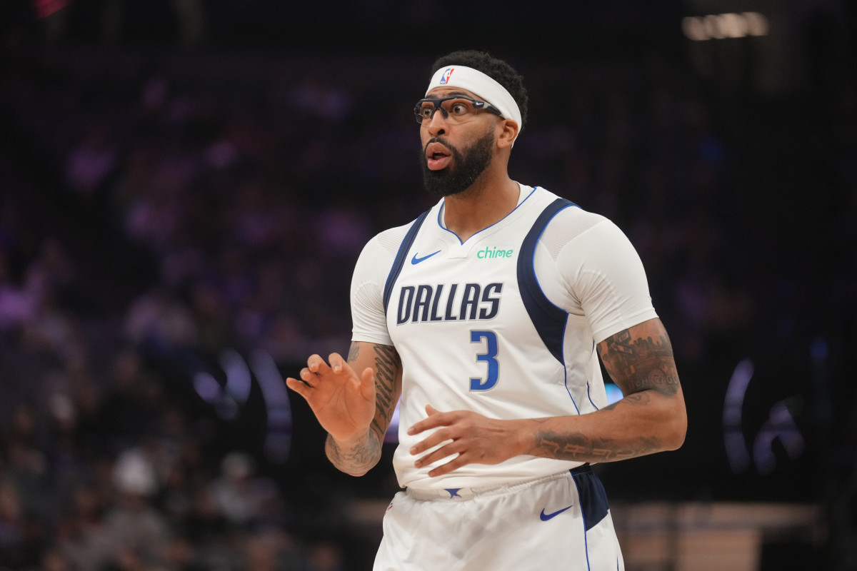 Mavs reportedly considering blockbuster Anthony Davis trade