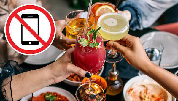 Addio al cellulare a cena: i ristoranti che ti sfideranno a spegnerlo