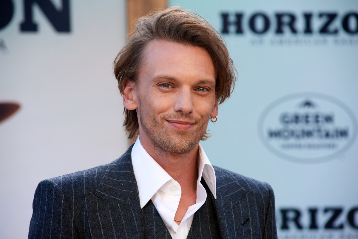 Jamie Campbell Bower talks being a Swiftie, Taylor Swift song that 'bangs'