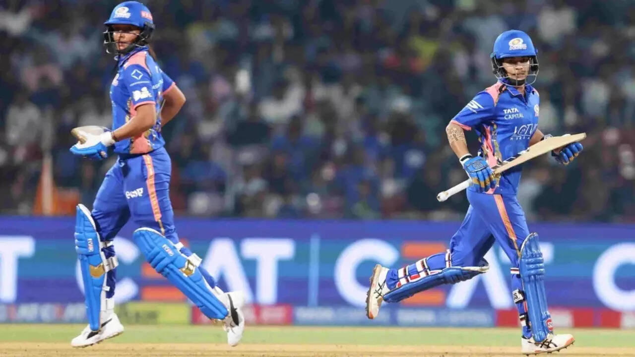 WPL: Two Kaurs and Carey humble Gujarat Giants; steer Mumbai Indians to ...