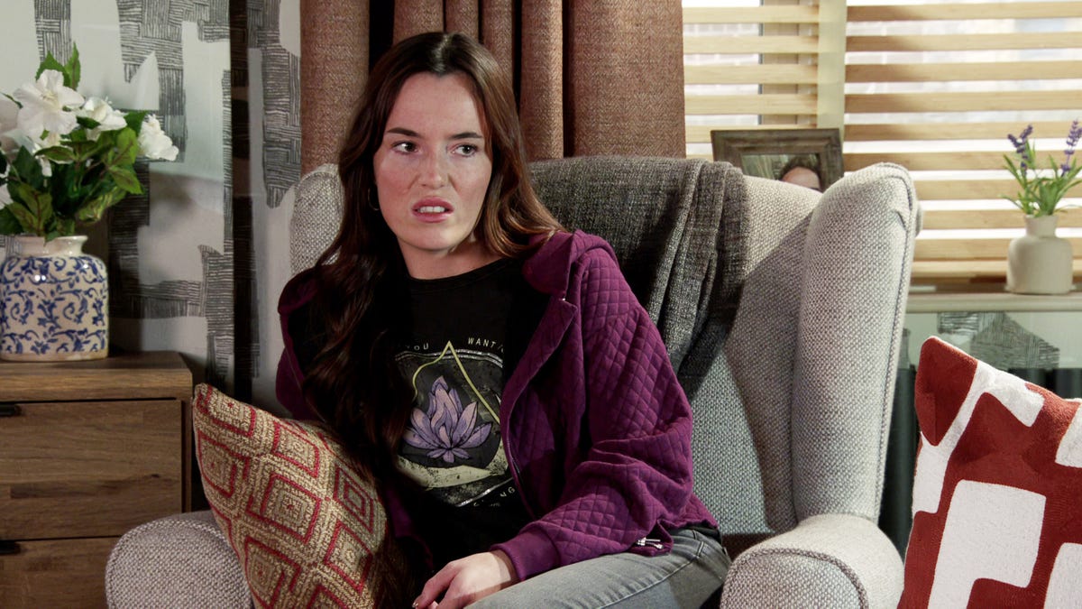Coronation Street newcomer Jodie to break down as Shona seeks answers