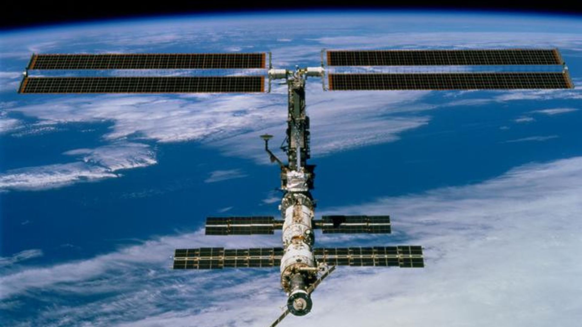 Microgravity on space station helps viruses beat drug-resistant ...