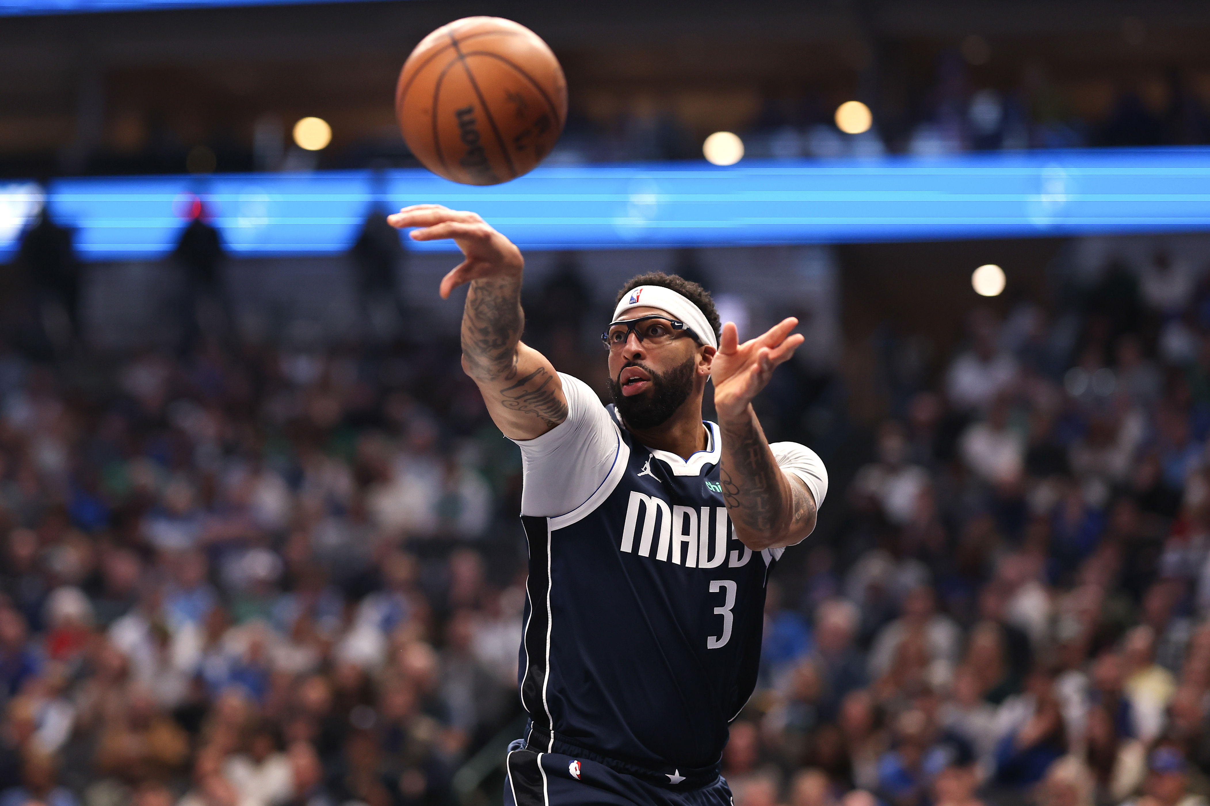 Anthony Davis to undergo hand surgery, per reports