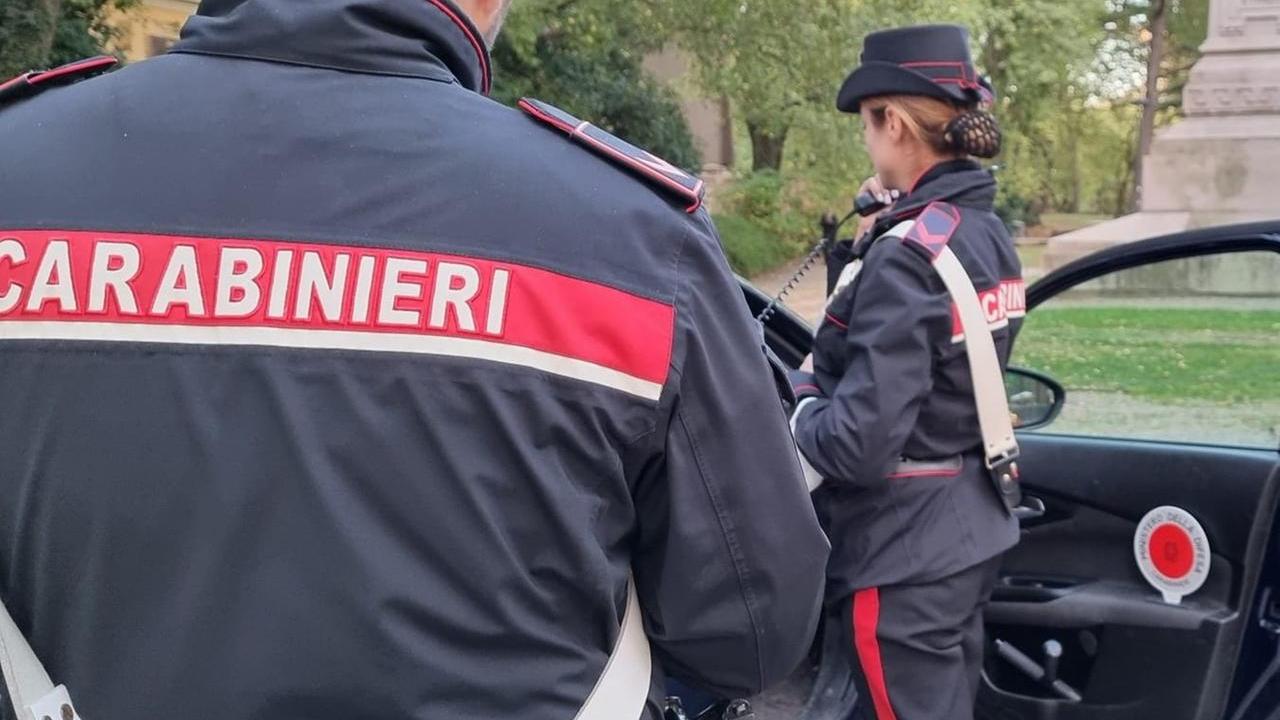 Picchia la moglie davanti alle figlie: in manette un 39enne, l’incubo ...