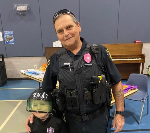 Orange Park police officer dies after two-decade career in Clay County ...