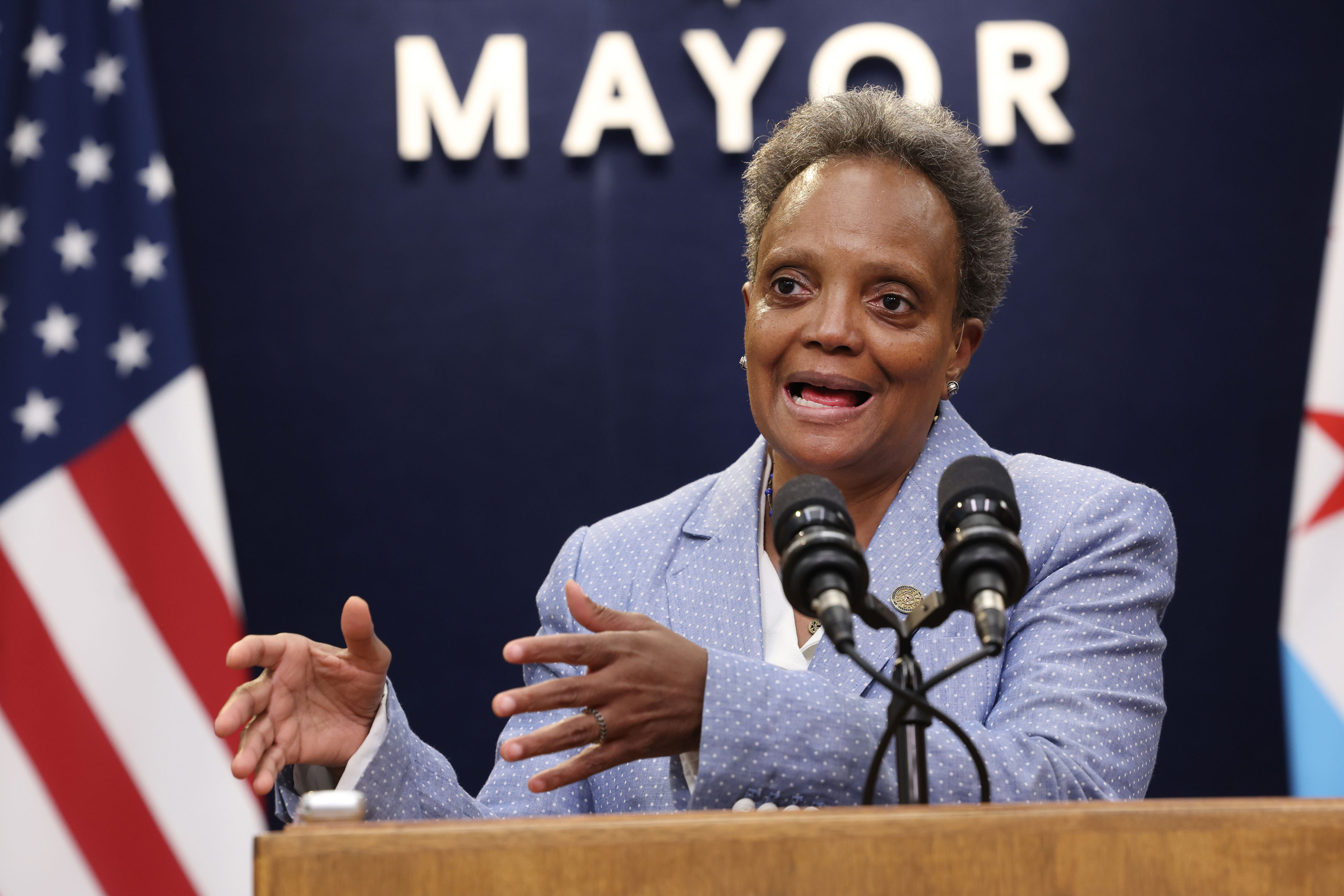 Ex-Chicago mayor Lori Lightfoot sued by bank over $11K in unpaid credit ...