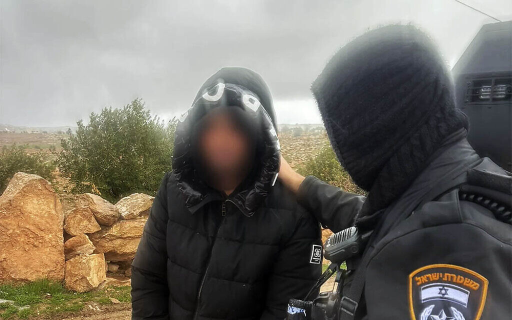 4 suspects who impersonated IDF troops in West Bank heist nabbed by ...