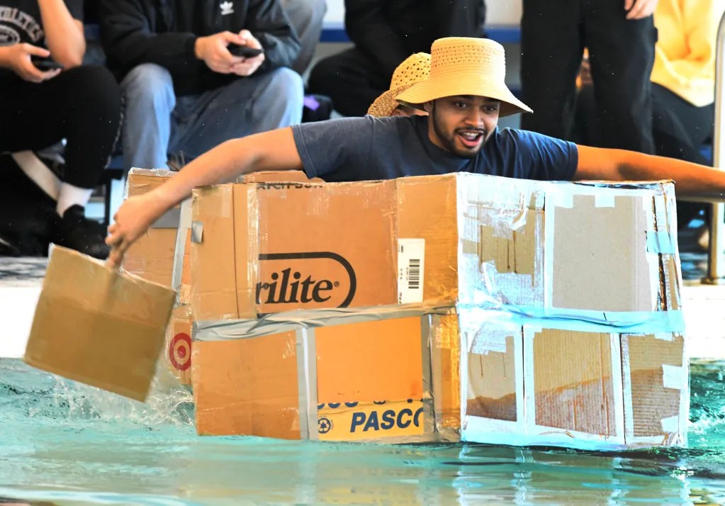 Photo gallery: Case students put their physics knowledge to the test ...