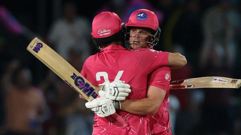 Raza's last-ball six lifts Paarl up to second in SA20