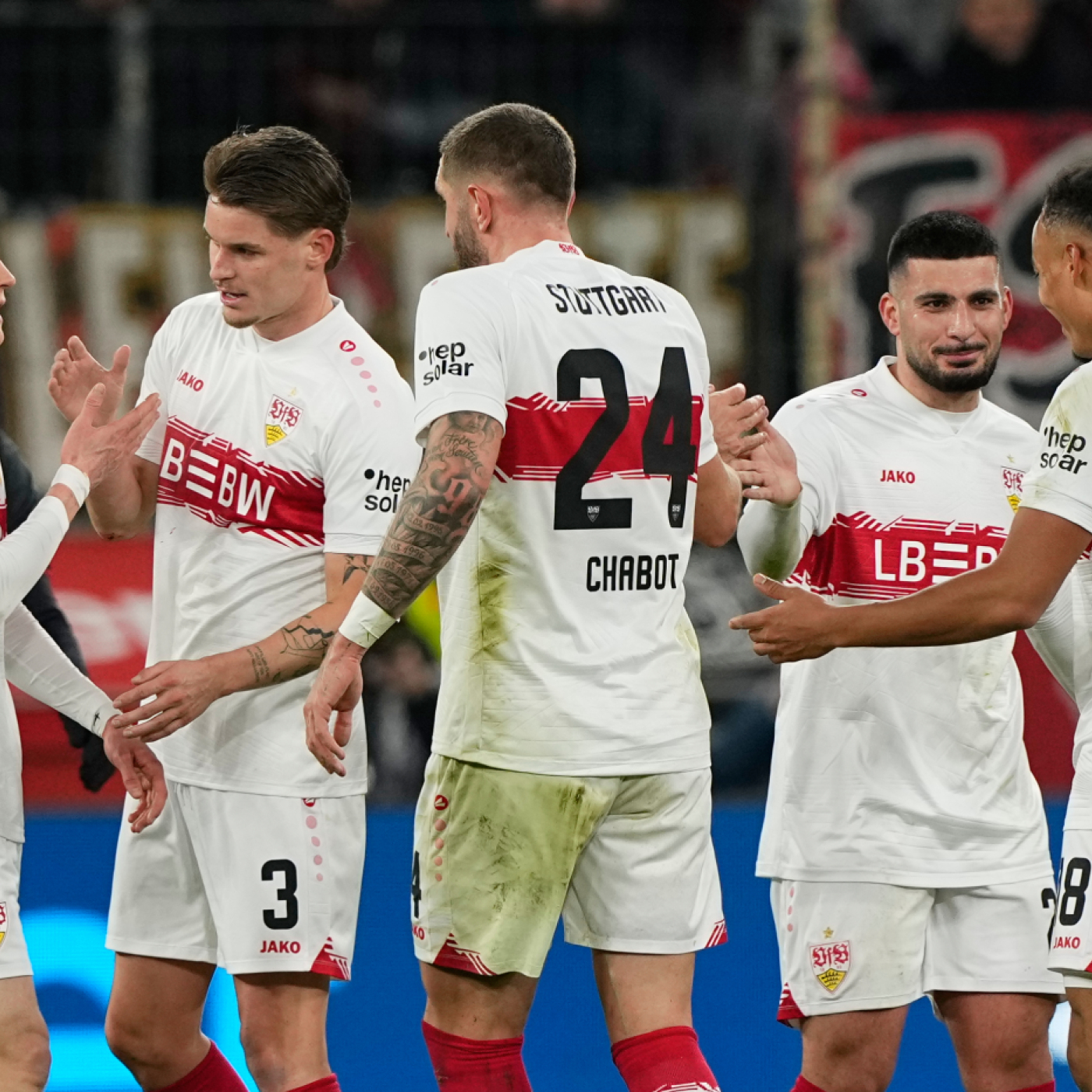 Stuttgart setzt sich gegen Frankfurt durch