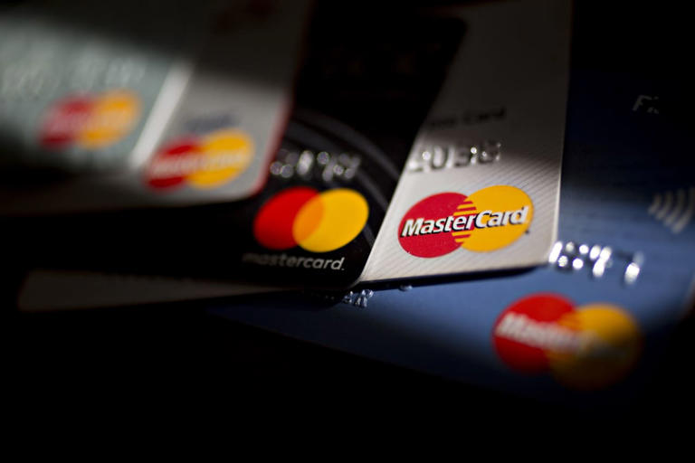 Visa, Mastercard sell off on Trump’s credit card cap plan. Analysts say ...