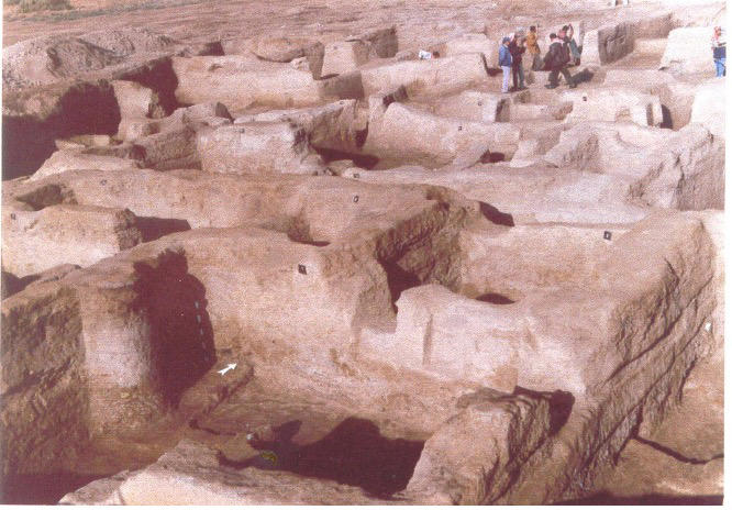 The race to find a lost Iraqi city before looters strip it bare