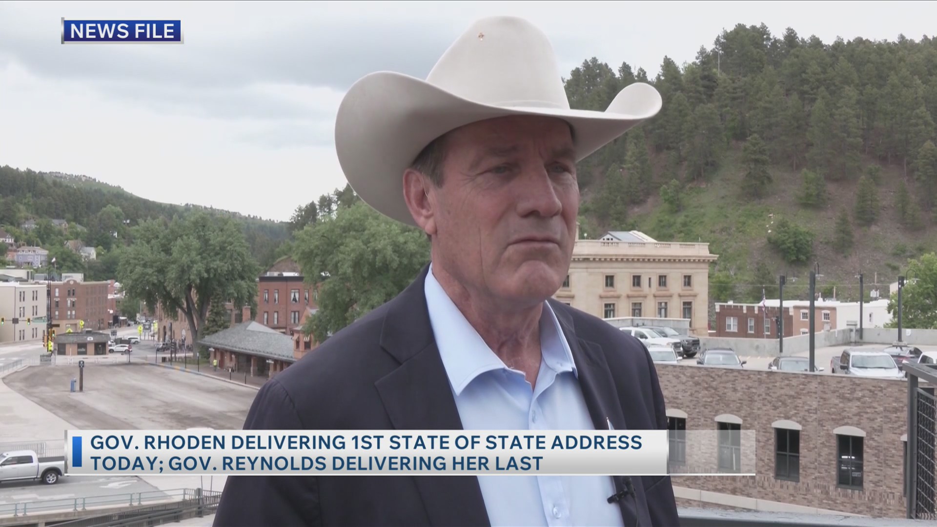 Gov. Rhoden Delivering State Of State Address and Gov. Kim Reynolds ...