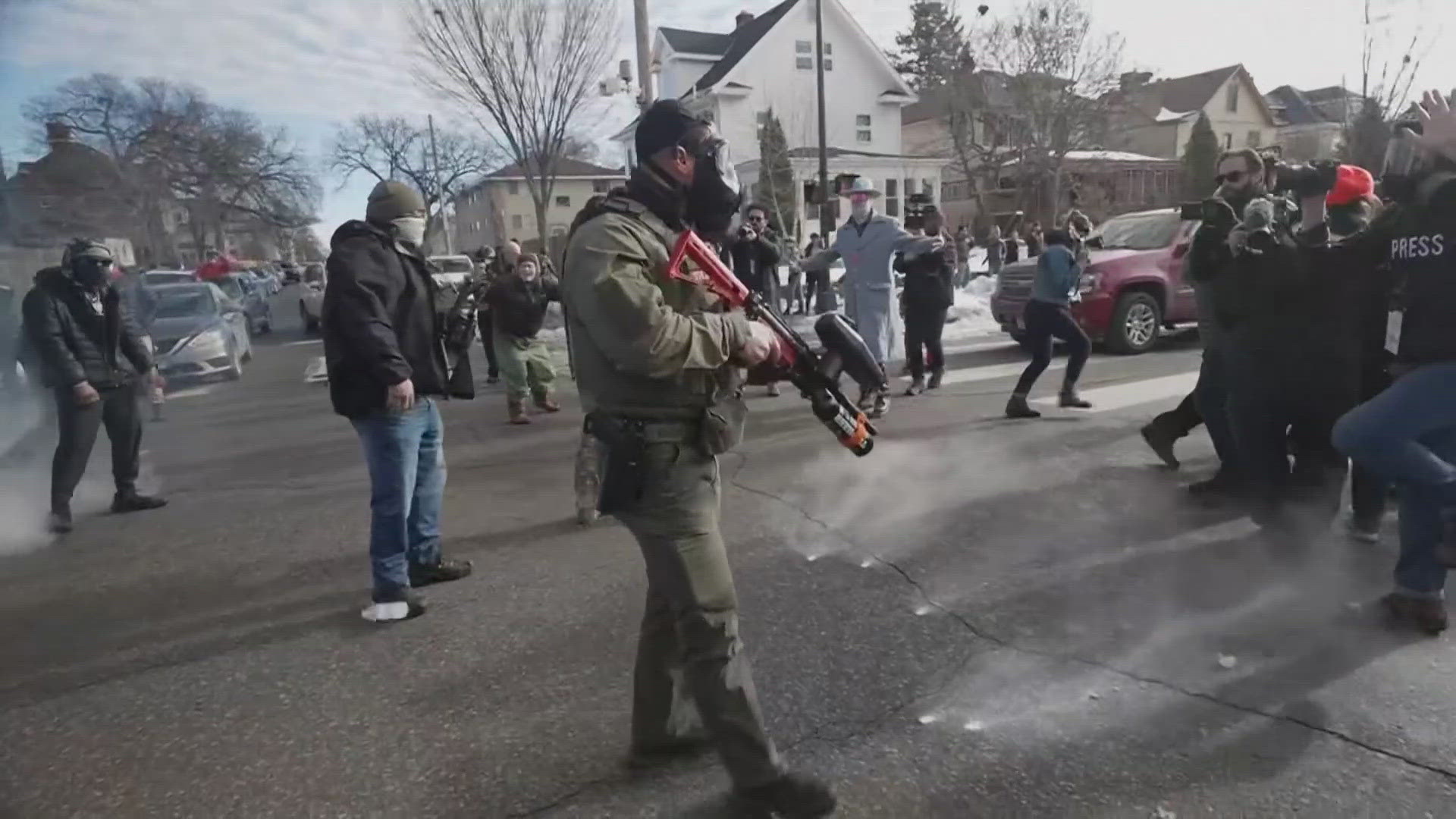 Protests intensify in Minneapolis after ICE shooting, federal agents ...