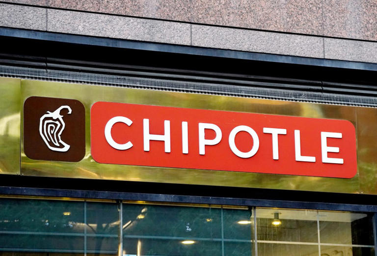 Chipotle distances itself from Bill Ackman after ICE donation sparks ...