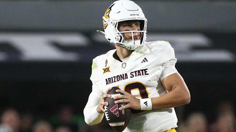 Social media reacts to Leavitt leaving