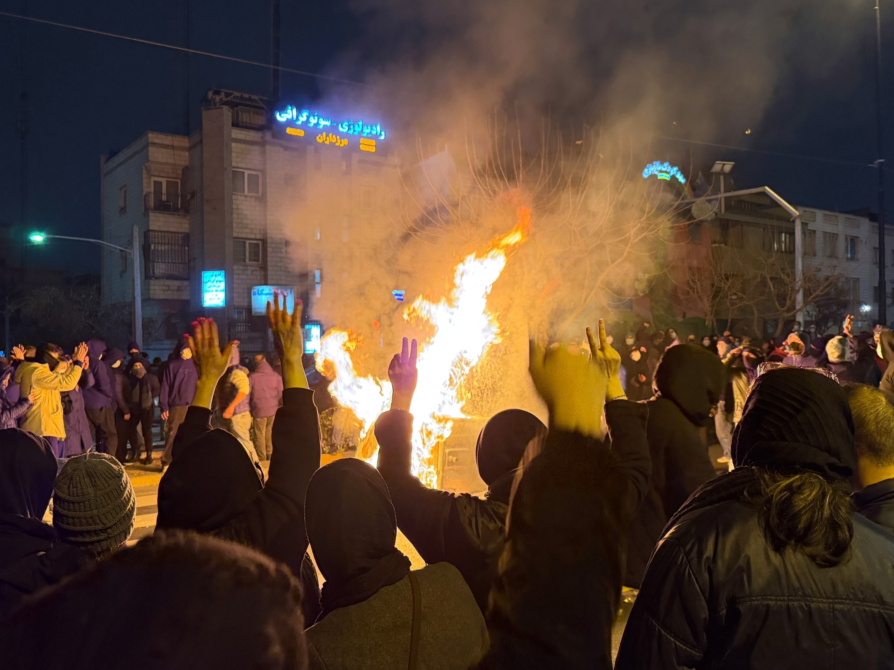 Trump suggests Americans should get out of Iran as death toll hits 2,000