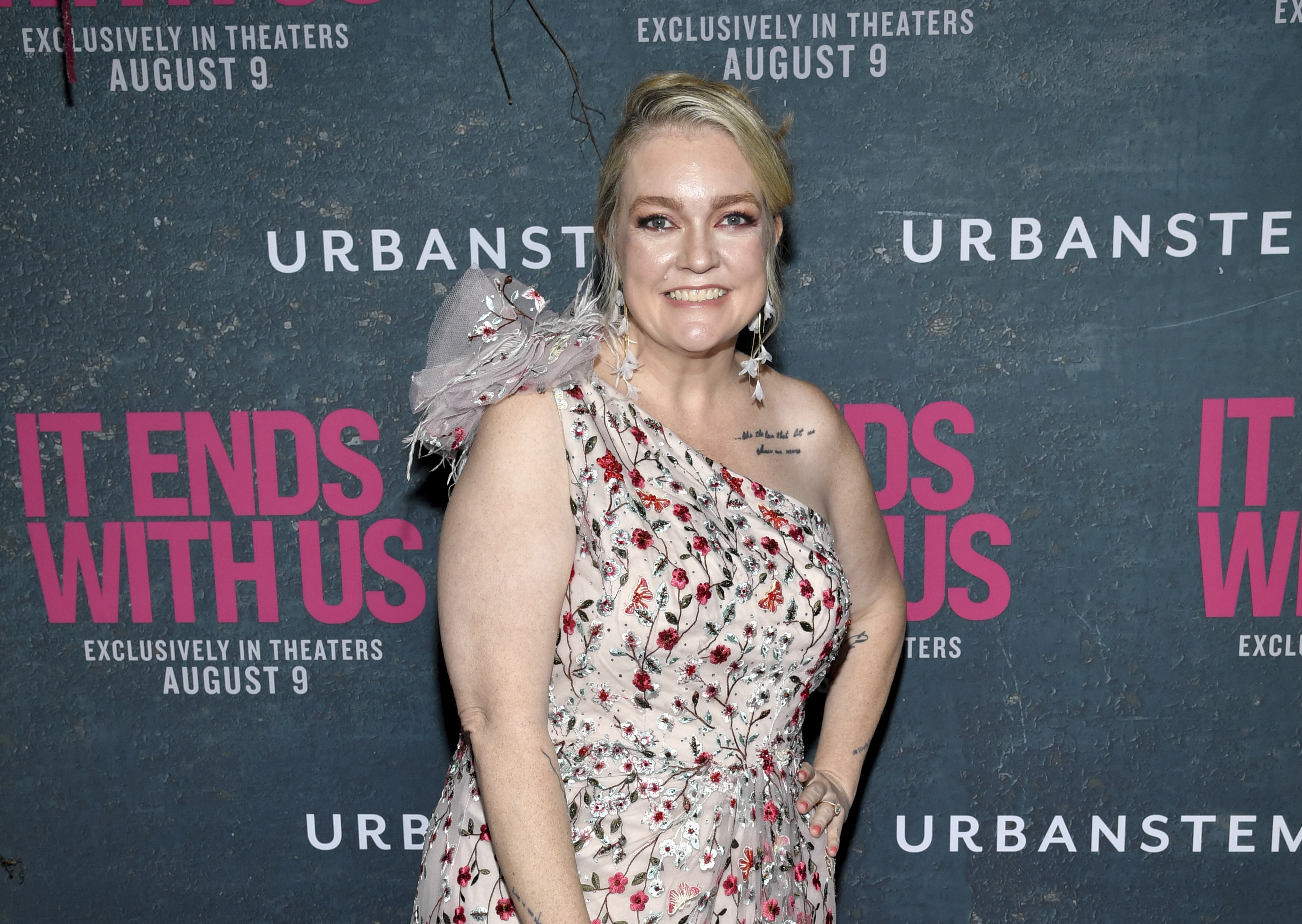 Colleen Hoover, author of ‘It Ends With Us’ and more, reveals cancer ...