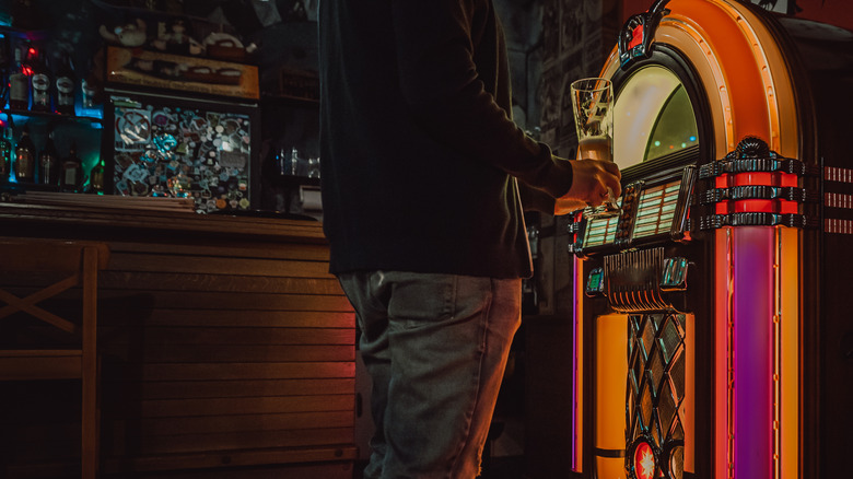 The jukebox etiquette you should always follow at a bar