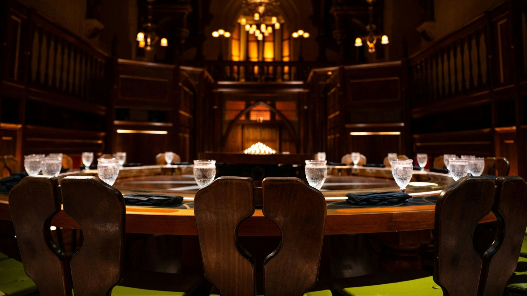 Don’t let spoilers ruin it – here’s how to watch Traitors US in the UK ...