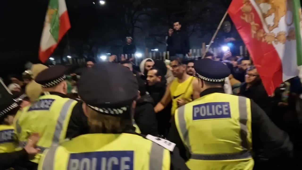 Tensions rise as hundreds demonstrate for regime change outside Iranian ...