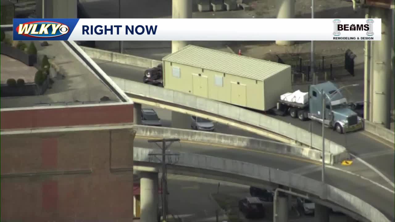 Oversized load blocking ramp to I-64 in Louisville