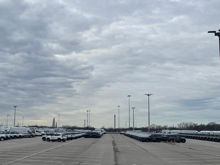 Dozens of ICE vehicles seen in Kansas City parking lot
