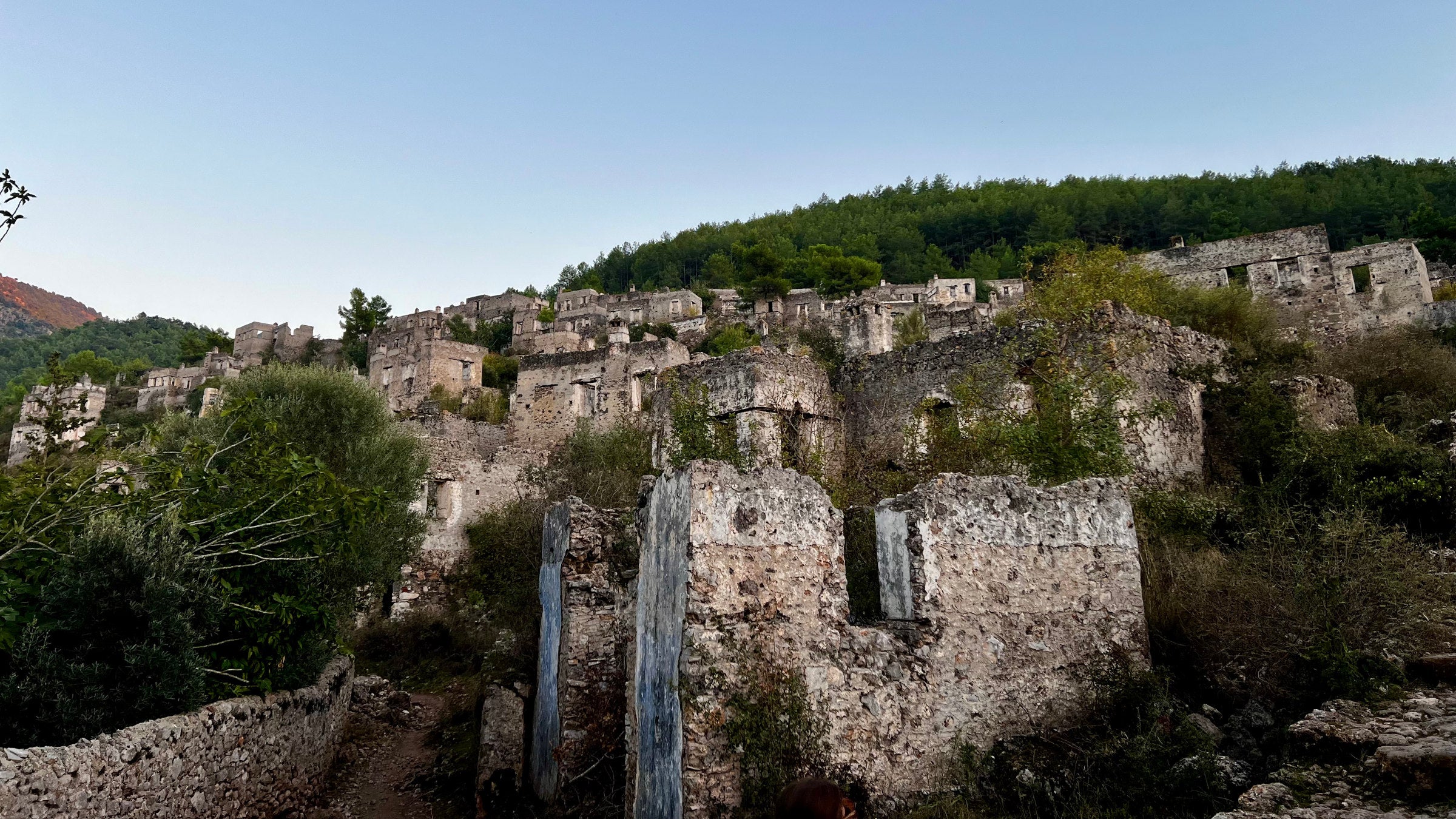 This 300-mile coastal trail lets hikers explore ancient ruins, sapphire ...