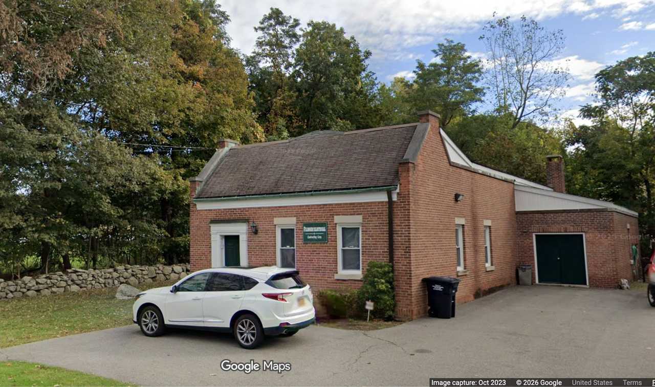 Burglar steals credit card from business in Westchester, uses it for ...