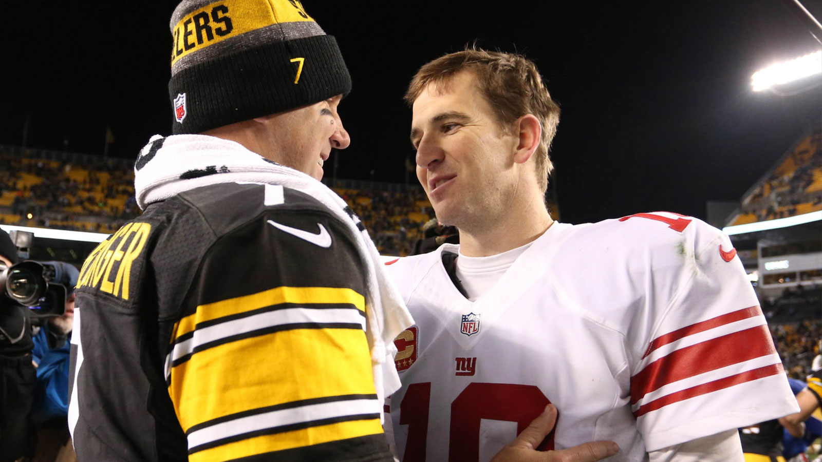 Eli Manning hits Peyton Manning, Ben Roethlisberger with 'scared' Super ...