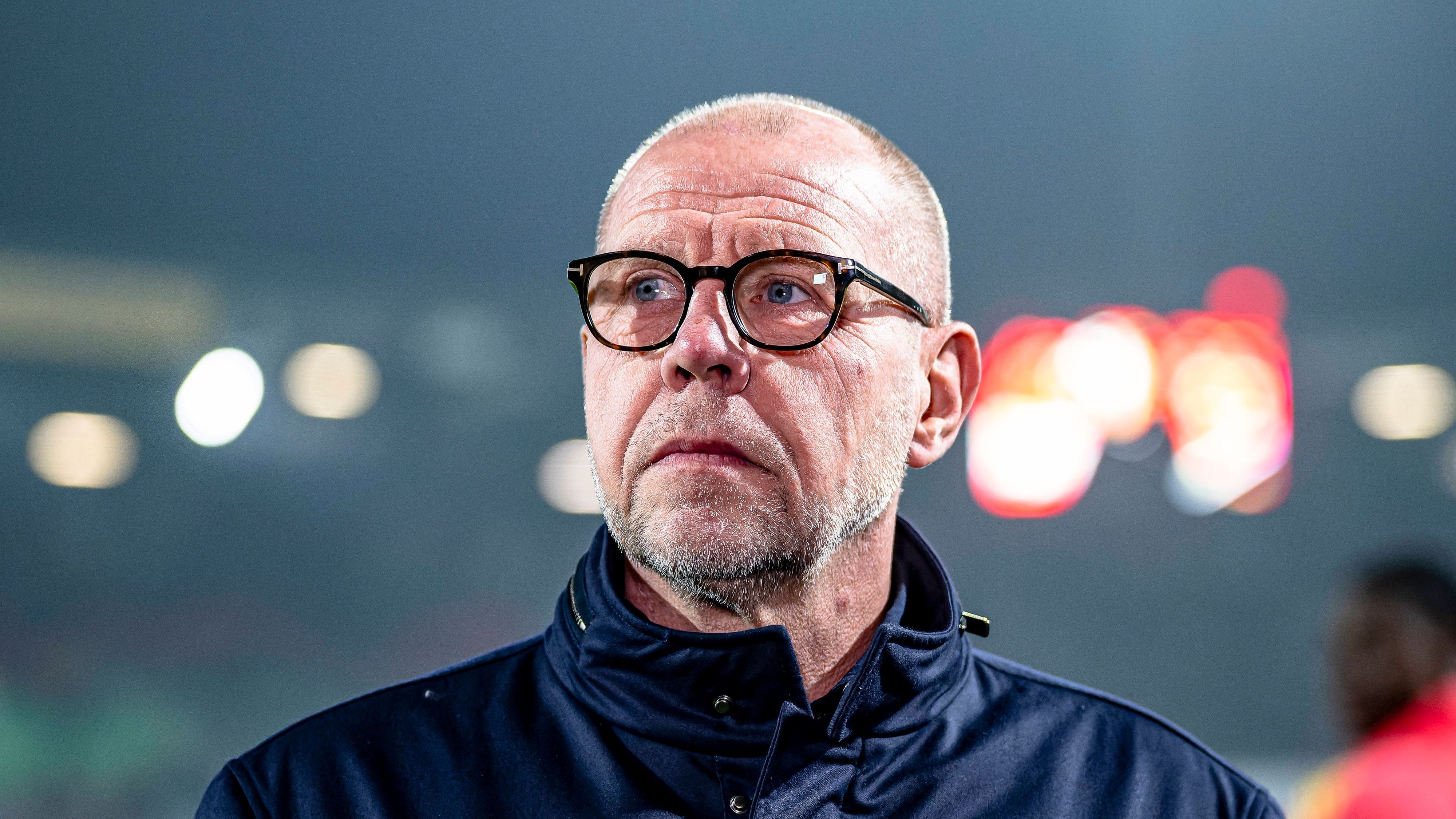 Wim Kieft maant Ajax tot actie: 'Snel doen, dinsdag sluit de ...