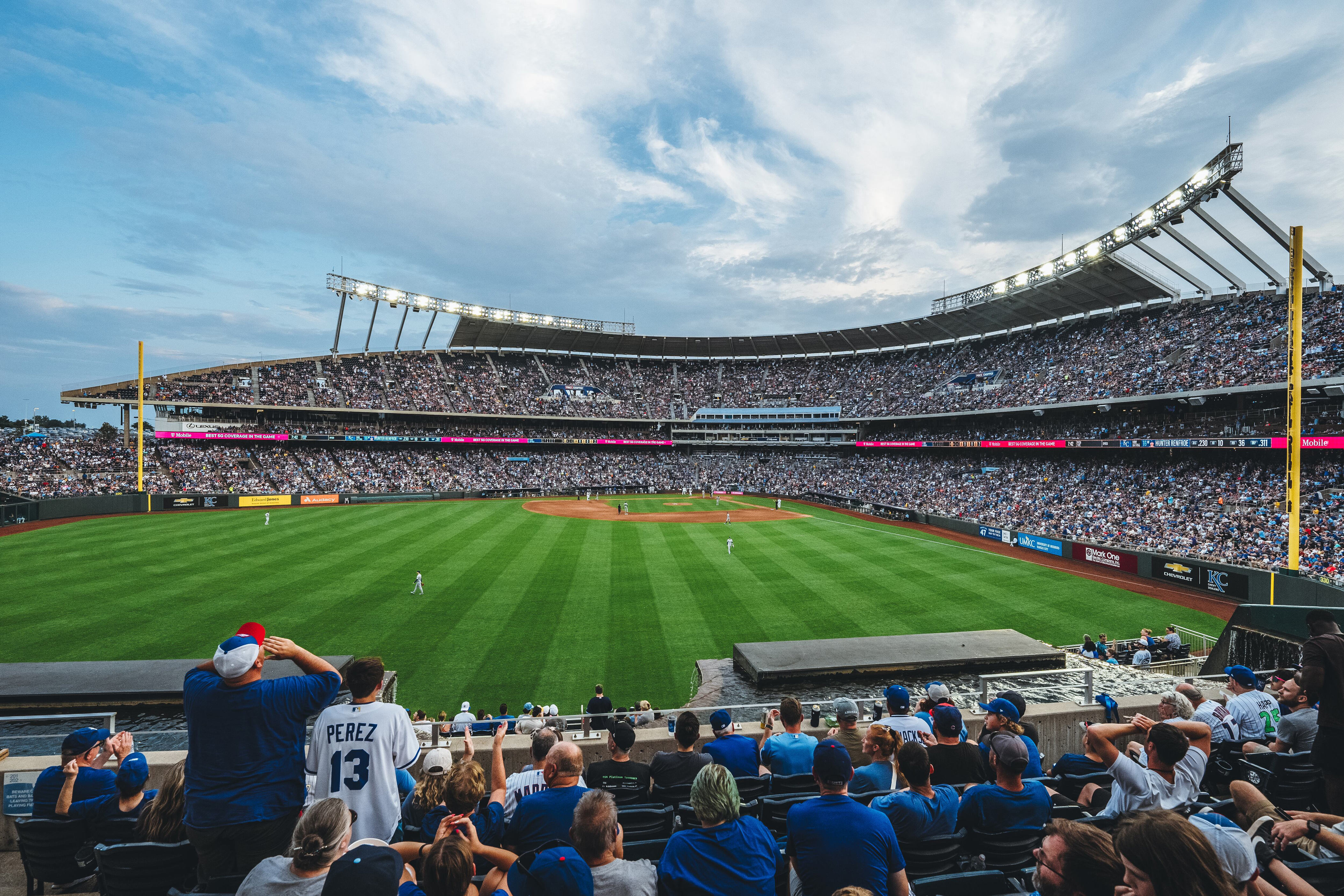 Royals to move in outfield wall at Kauffman Stadium ahead of 2026 season