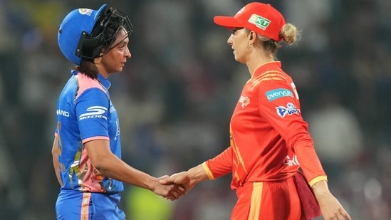WPL 2026, MI vs GG: Harmanpreet Kaur powers Mumbai Indians to 7-wicket ...