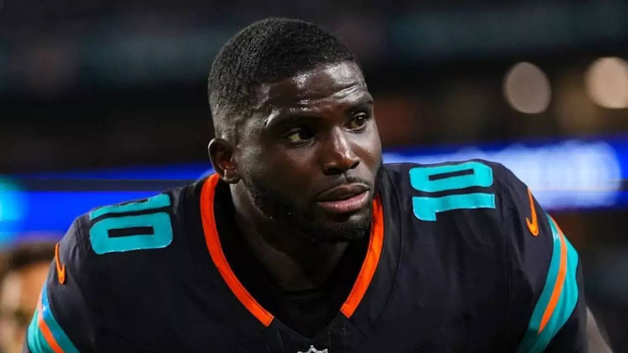 Tyreek Hill net worth timeline (2016 to 2026): Contract details, salary ...