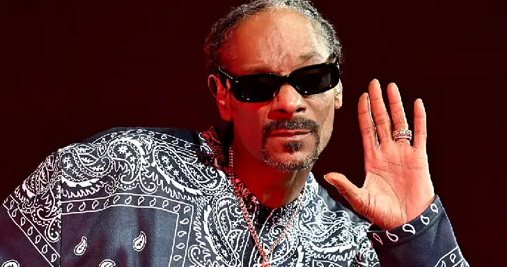 Snoop Dogg choca público na apresentação dos Golden Globes 2026