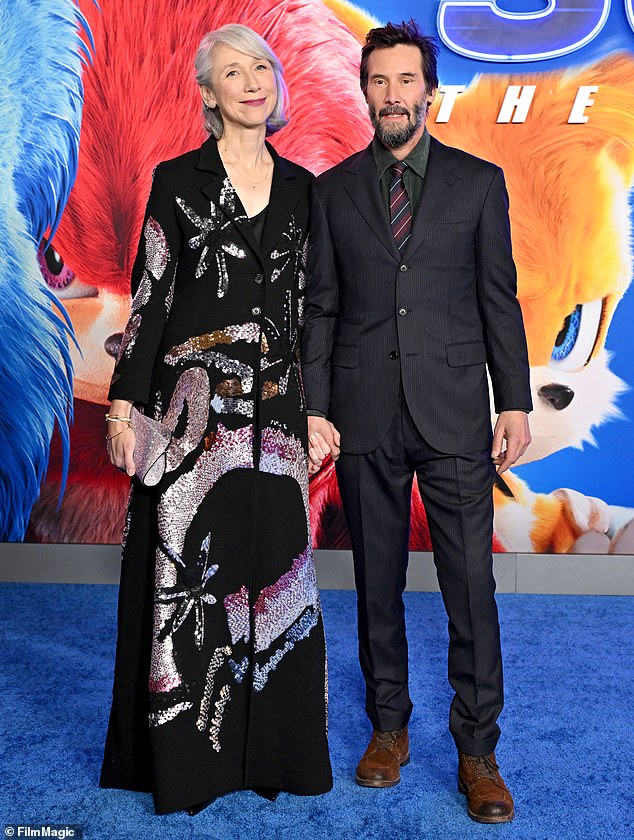Keanu Reeves' girlfriend shares rare kissing photo during romantic date