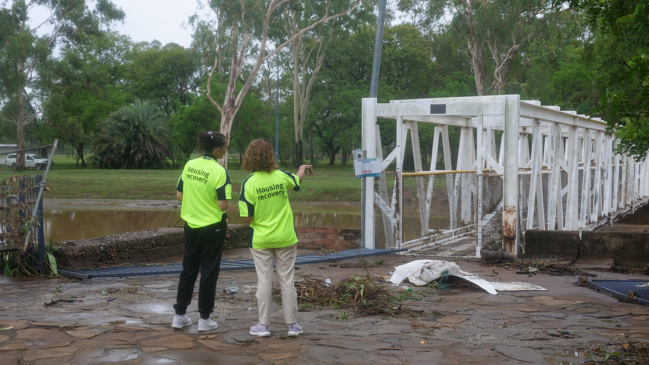Flood warning to 'leave now' for low-lying residents near Mackenzie River