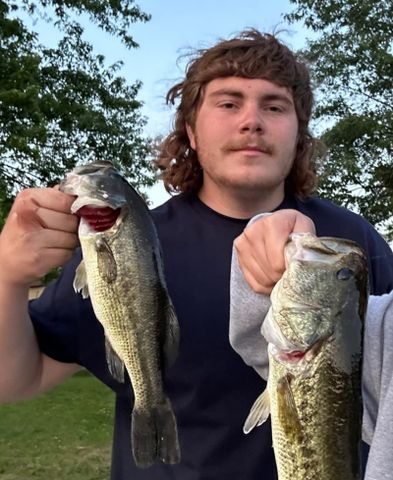 College football player, 20, dies 'unexpectedly' while on vacation with ...