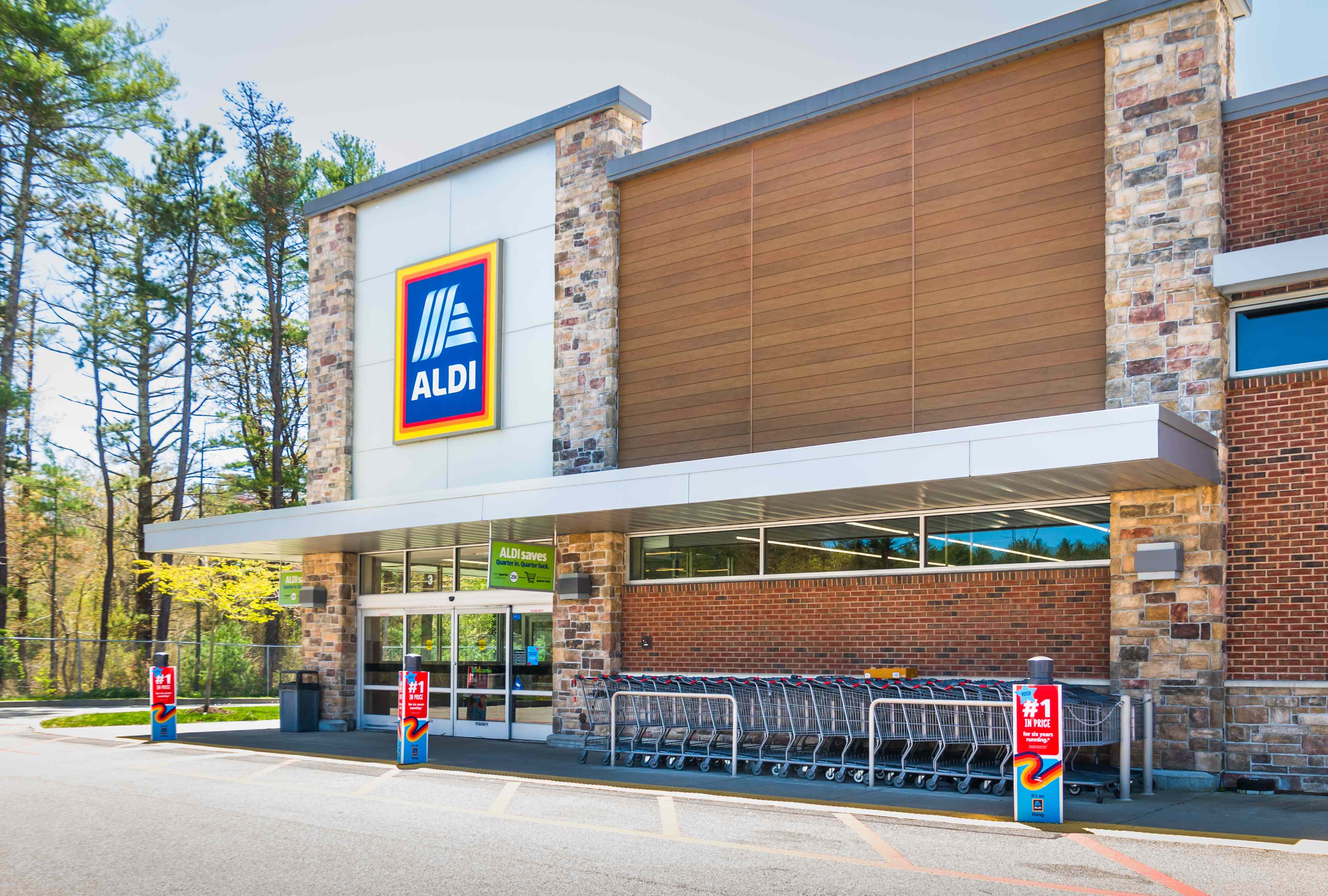 If someone gives you a cart at ALDI, do you give them a quarter ...