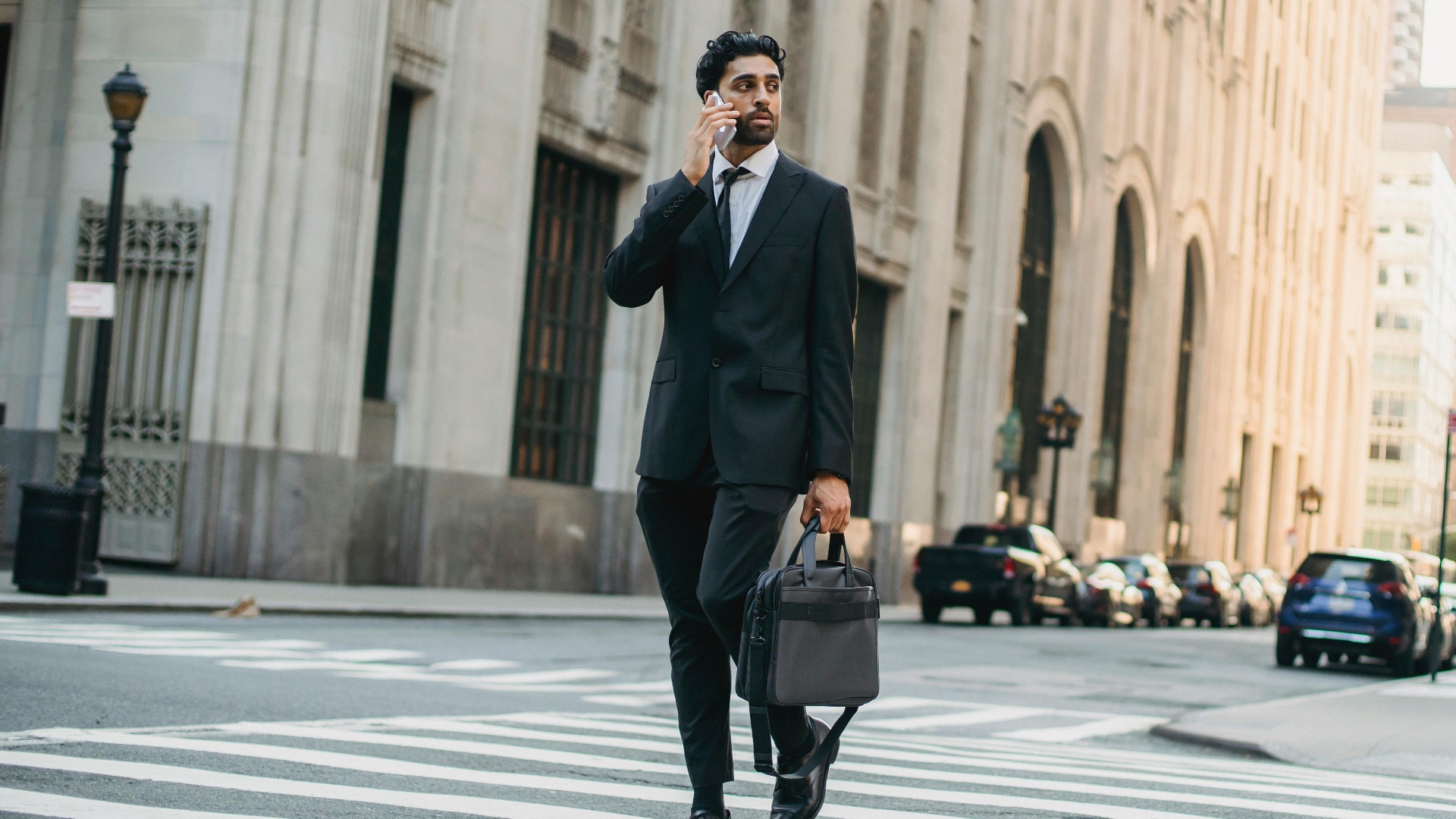 Pedestrian safety: 10 helpful tips for drivers & 10 for pedestrians