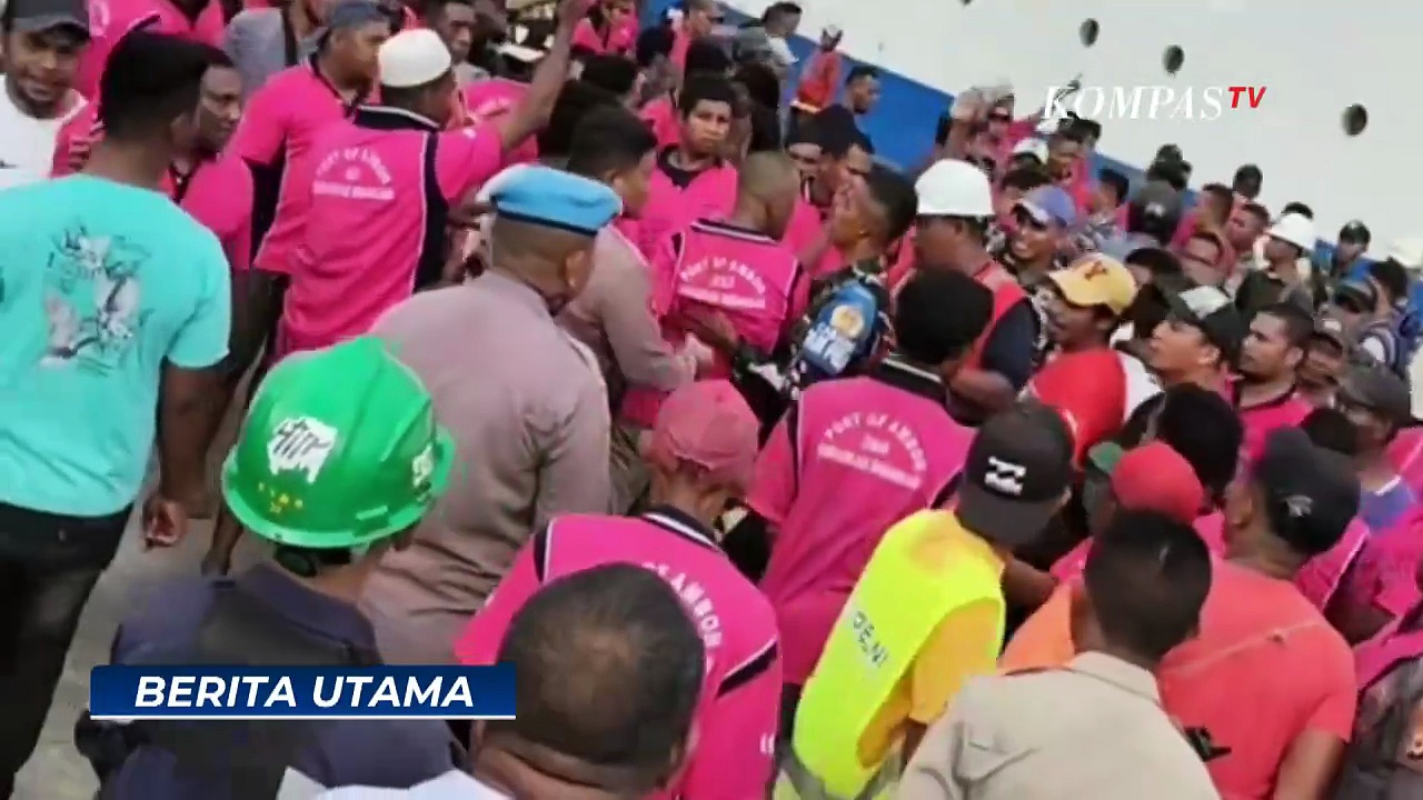 Kericuhan pecah di Pelabuhan Yos Sudarso Ambon, penumpang tanpa tiket ...