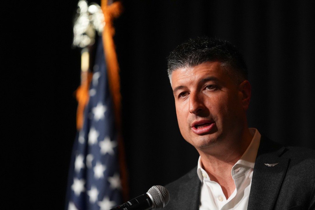 Barrett supports legislation to ban stock trading by Congress members