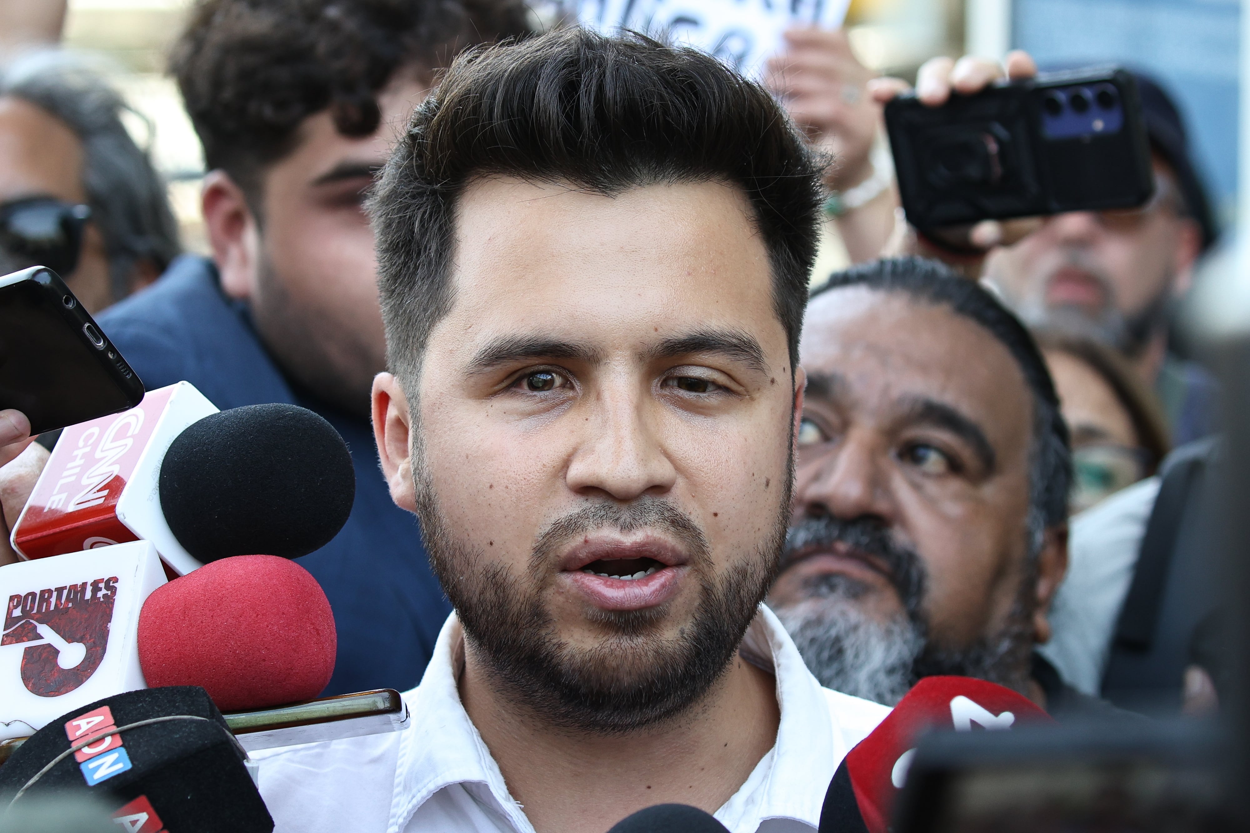 Las reacciones tras absolución de excarabinero Claudio Crespo en el ...