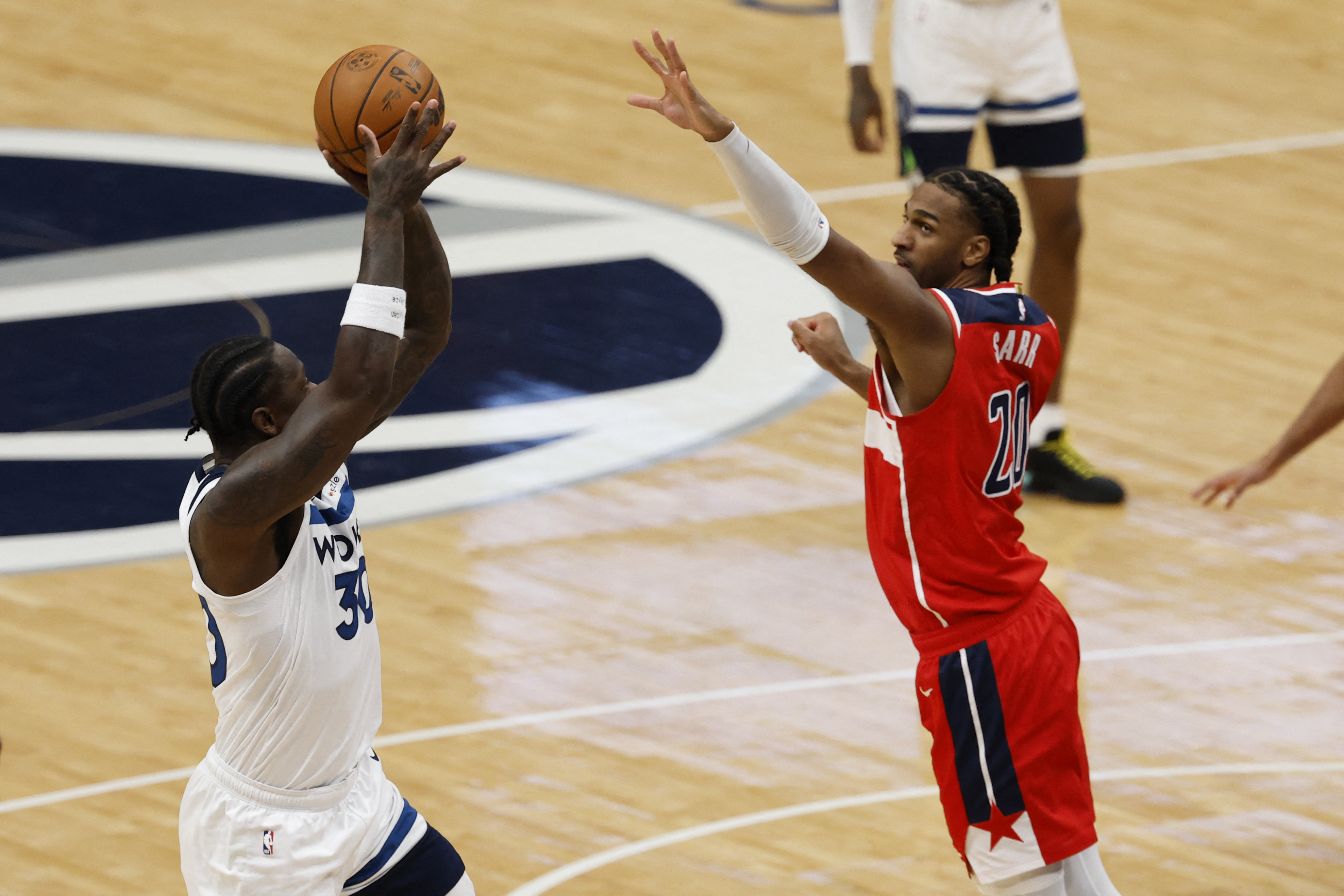 A MacBook, defensive lessons and some cursing: Inside an NBA film session