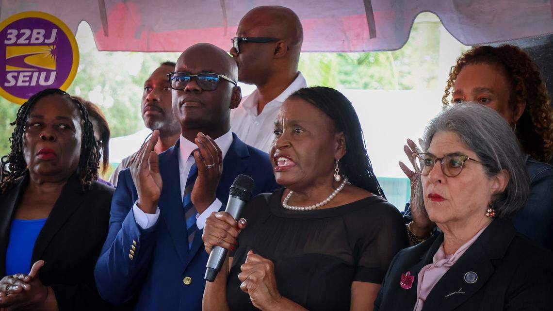 'A country at war': Haiti earthquake vigil is plea for compassion to ...